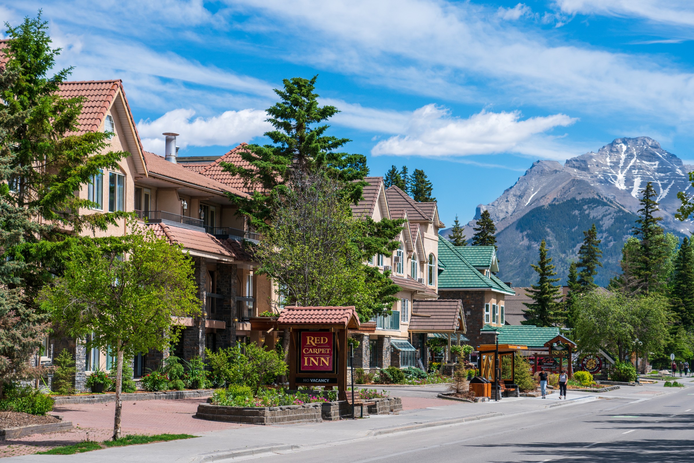 Red Carpet Inn | Banff Adventures